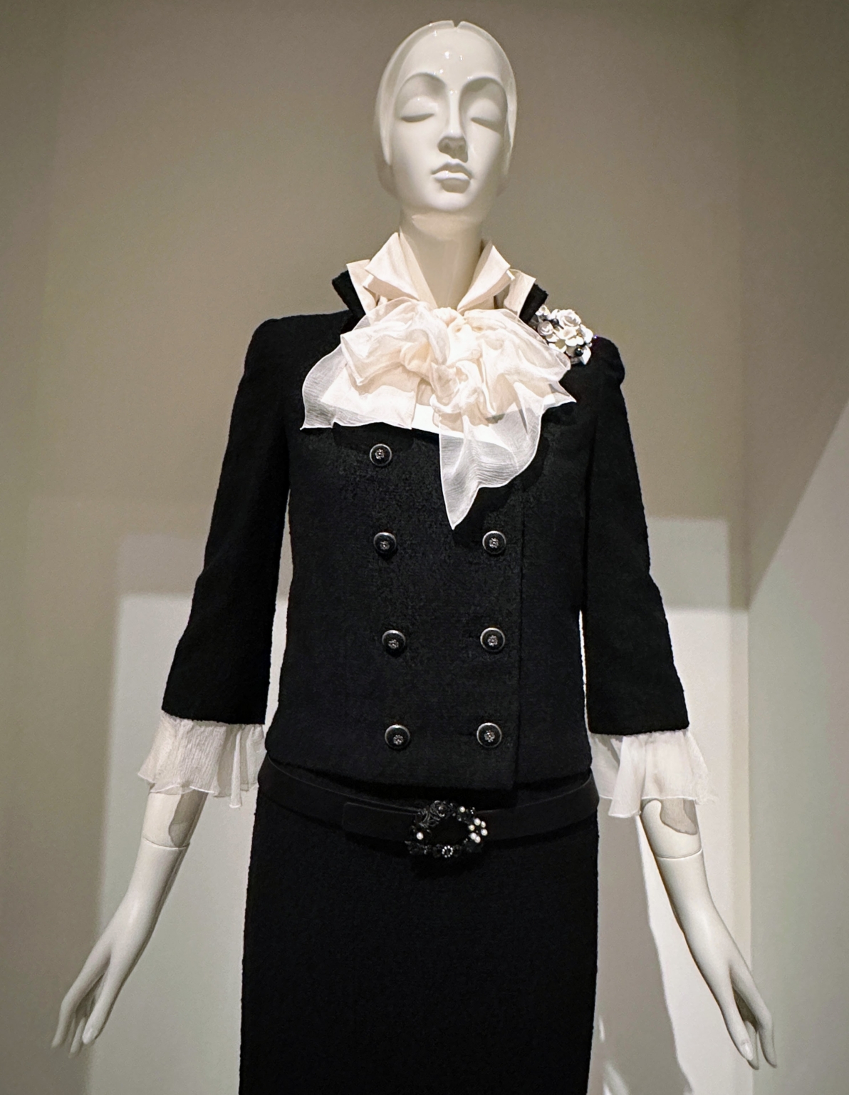 Karl Lagerfeld: A Line of Beauty at The Metropolitan Museum of Art ...