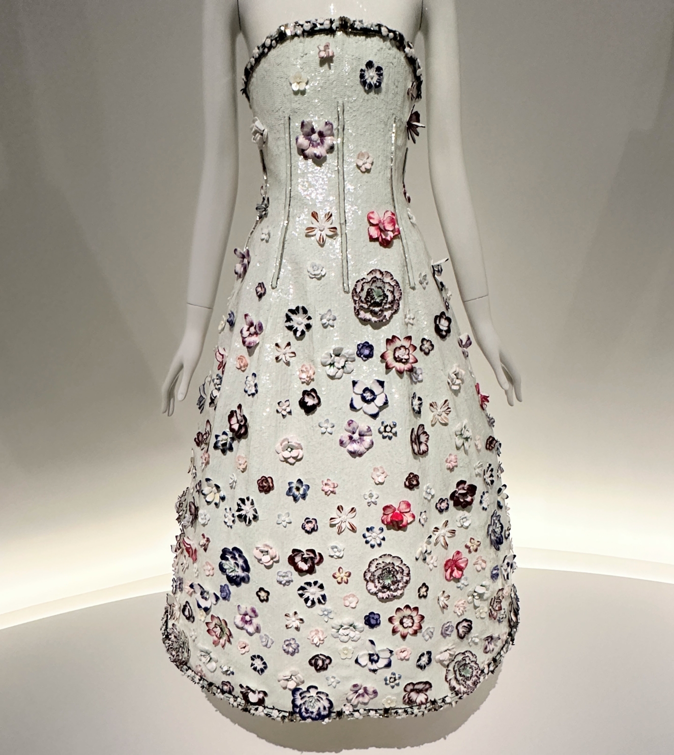 The Martha Stewart Blog : Blog Archive Karl Lagerfeld: A Line of Beauty ...