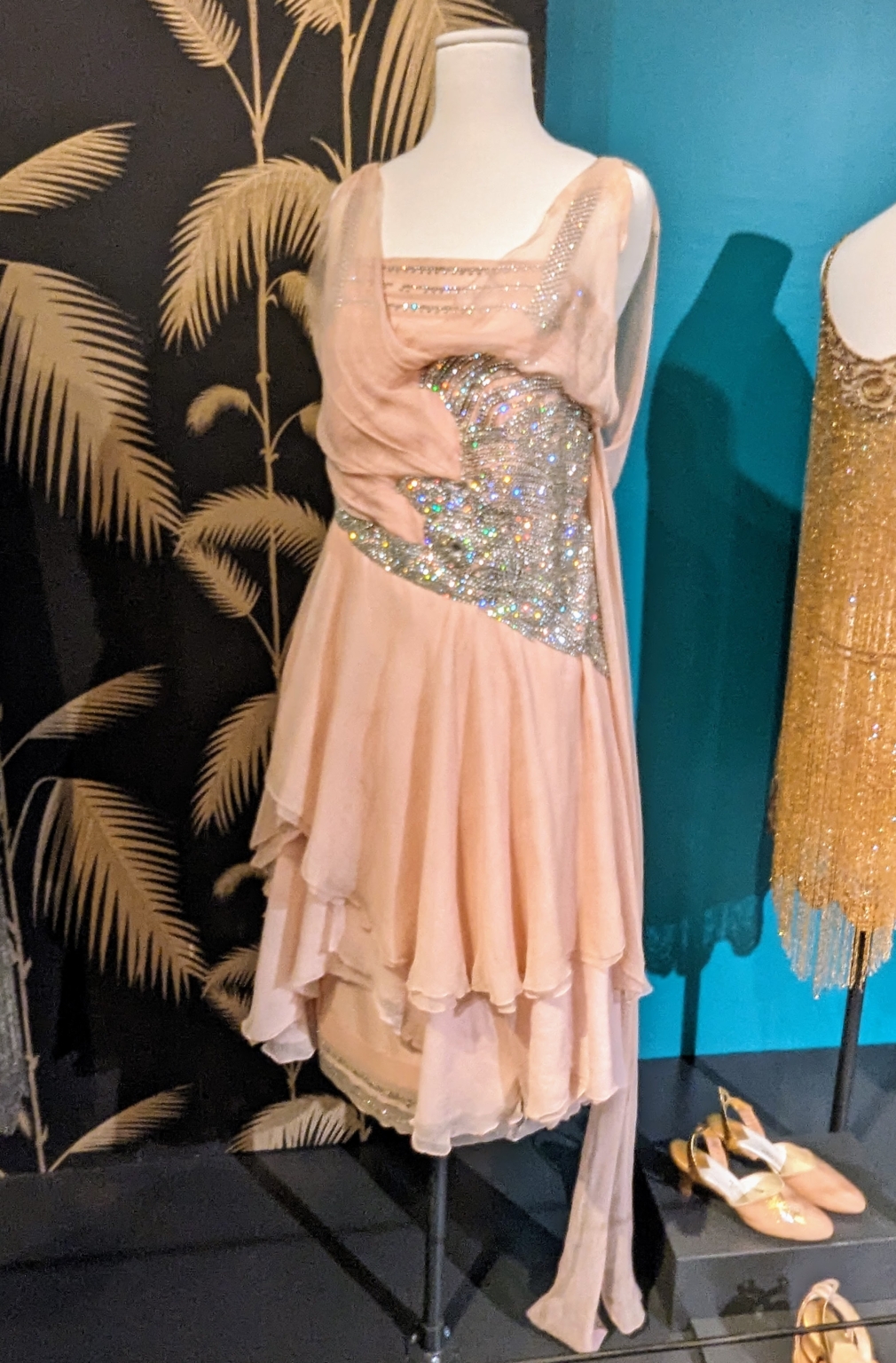 The "Influencers: 1920s Fashion and the New Woman" Exhibit at Lyndhurst ...